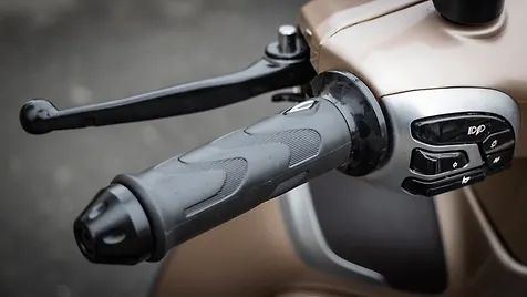 Bajaj Chetak Bar End Weight Image - BikeWale