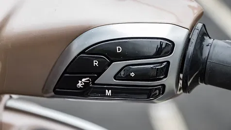 Bajaj Chetak Drive Mode Switch Image - BikeWale