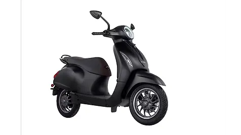 Bajaj Chetak Right Front Three Quarter Image - BikeWale