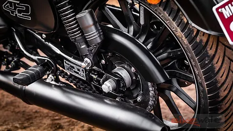 Jawa 42 Drive Chain and Sprocket Image - BikeWale