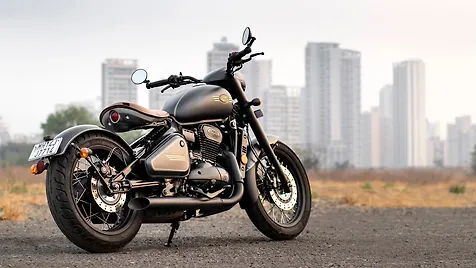 Jawa Perak Right Rear Three Quarter Image - BikeWale