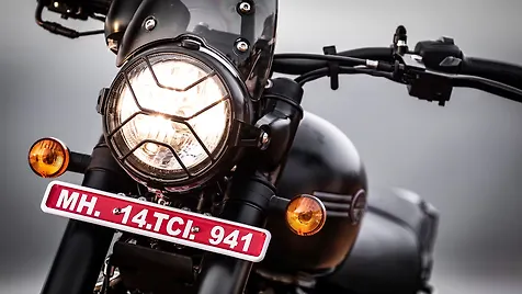 Jawa 42 Head Light Image - BikeWale