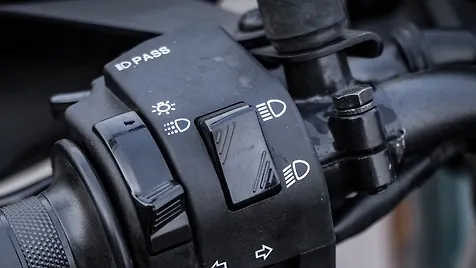 Yamaha FZ25 High Beam Low Beam Switch Image - BikeWale