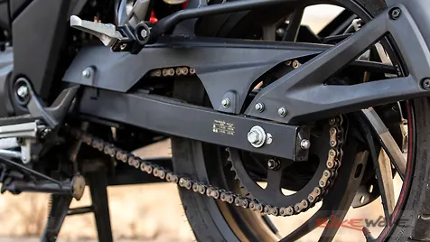 TVS Apache RTR 200 4V Chain Cover Image - BikeWale