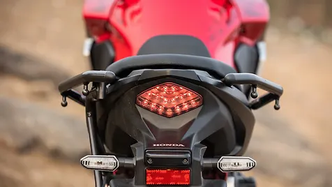 Honda CB500X Rear Turn Indicators Image - BikeWale