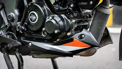 Bajaj Pulsar NS125 Engine Heat Guard Image - BikeWale