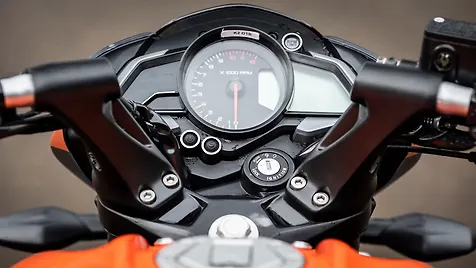 Bajaj Pulsar NS125 Handlebar Clamp Image - BikeWale