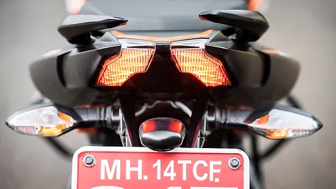 Bajaj Pulsar NS125 Tail Light Image - BikeWale