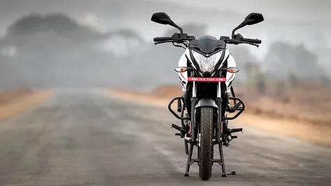 Bajaj Pulsar NS160 Front View Image - BikeWale