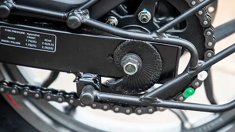 Bajaj Pulsar NS200 Drive Chain and Sprocket Image - BikeWale