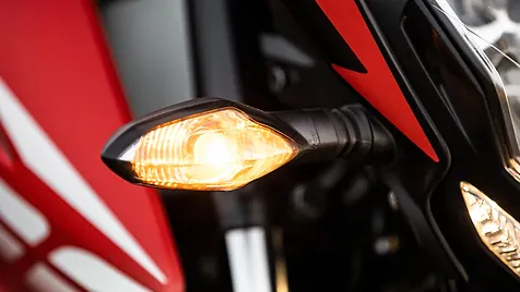 Bajaj Pulsar NS200 Front Turn Indicators Image - BikeWale