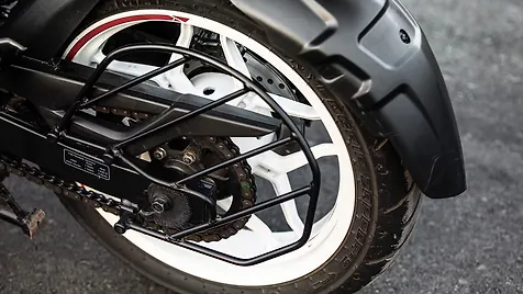 Bajaj Pulsar NS200 Saree Guard Image - BikeWale