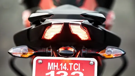 Bajaj Pulsar NS200 Tail Light Image - BikeWale