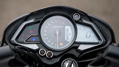 Bajaj Pulsar NS200 TFT / Instrument Cluster Image - BikeWale