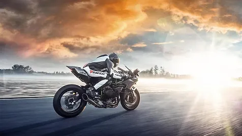 Kawasaki Ninja H2R Right Rear Three Quarter Image - BikeWale