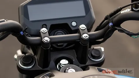 Yamaha FZ X Handlebar Clamp Image - BikeWale