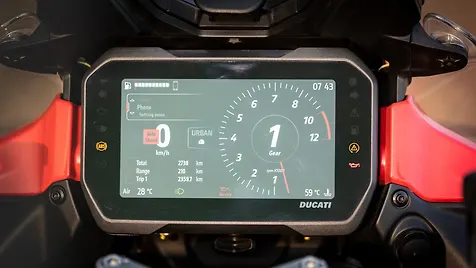 Ducati Multistrada V4 Clock Image - BikeWale