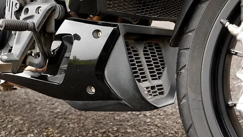 Benelli 502C Engine Cowl Image - BikeWale