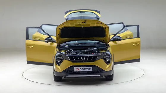 Mahindra XUV 3XO 360° View - CarWale