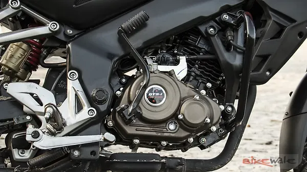 Honda Hornet 160R vs Bajaj Pulsar AS150 vs Suzuki Gixxer vs Yamaha FZS ...