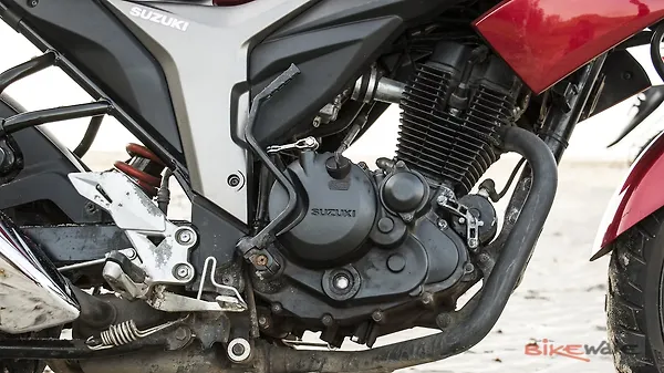 Honda Hornet 160R vs Bajaj Pulsar AS150 vs Suzuki Gixxer vs Yamaha FZS ...