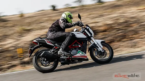 Benelli TNT 25 Price, Images & Used TNT 25 Bikes - BikeWale