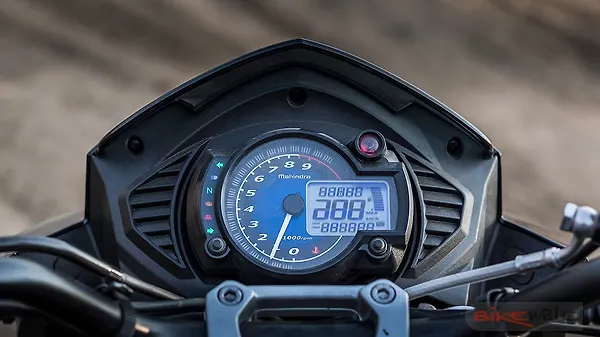 Benelli TNT 25 vs KTM Duke 200 vs Mahindra Mojo: Comparison Test - BikeWale