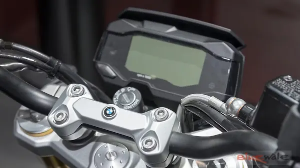 BMW G310R First Look Review - BikeWale