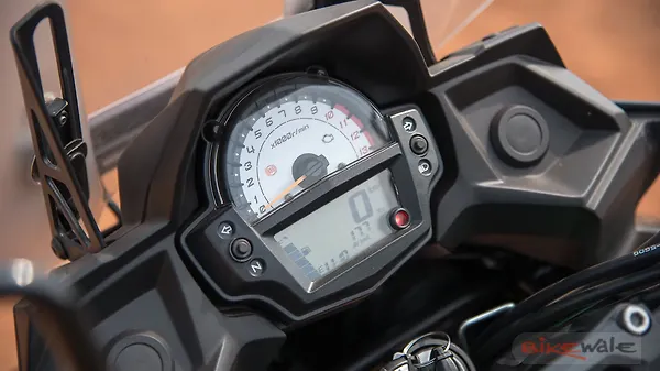 Kawasaki Versys 650 vs Benelli TNT 600GT: Comparison Test - BikeWale