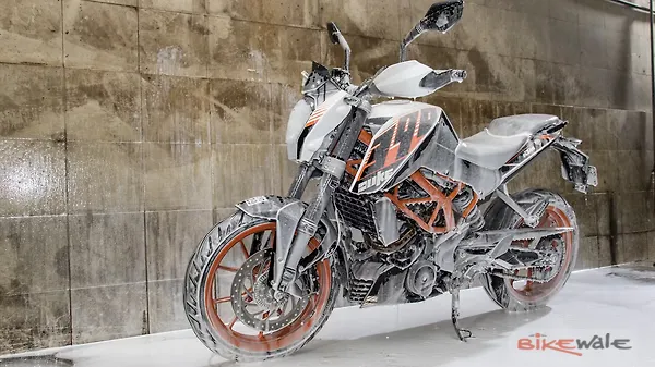 6 basic tips for cleaning your motorcycle - BikeWale