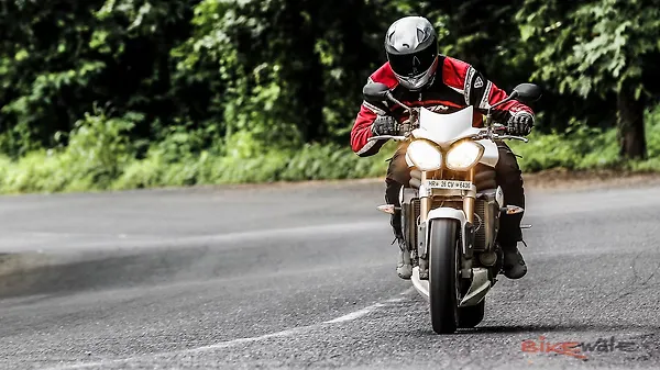 Triumph Speed Triple First Ride Review - BikeWale