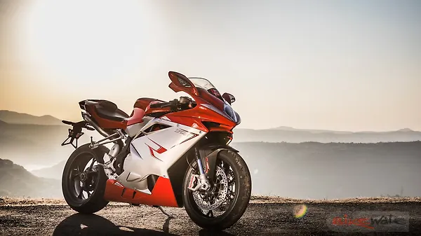 MV Agusta F4R First Ride Review - BikeWale