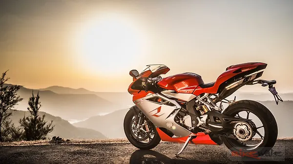 MV Agusta F4R First Ride Review - BikeWale