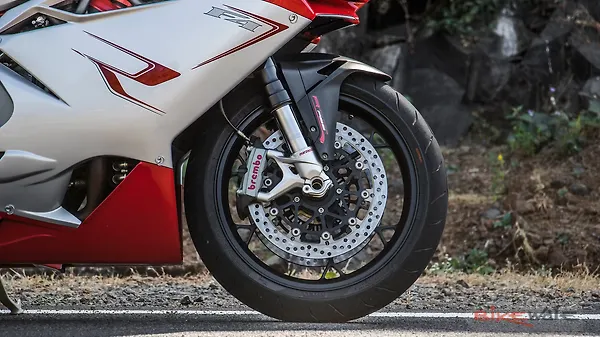 MV Agusta F4R First Ride Review - BikeWale