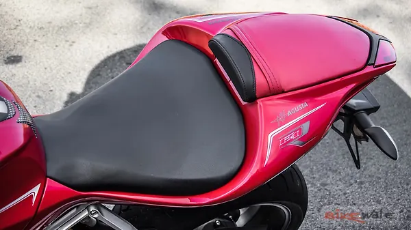MV Agusta F4R First Ride Review - BikeWale