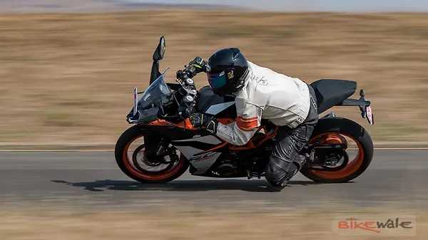2017 KTM RC390 Track Ride Review - BikeWale