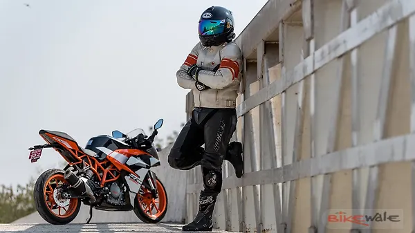 2017 KTM RC390 Track Ride Review - BikeWale