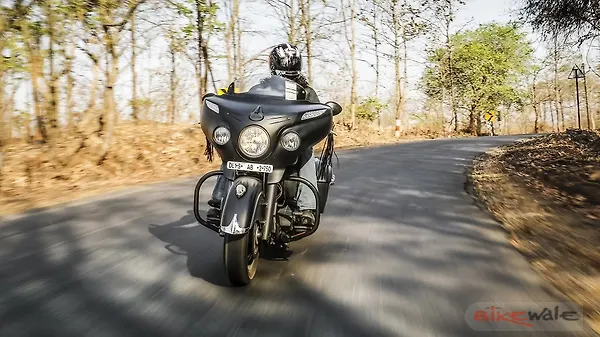 Indian Chieftain Dark Horse First Ride Review - BikeWale