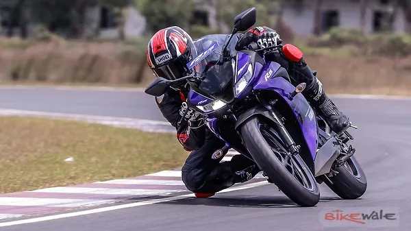 2018 Yamaha YZF R15 Version 3.0 Track Ride Review - BikeWale