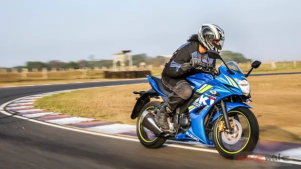 2018 BikeWale Track Day- Suzuki Gixxer SF FI ABS - BikeWale