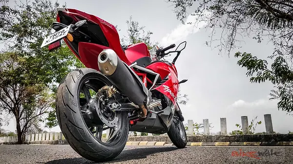 Apollo Alpha H1 Motorcycle Radial Tyre Product Review: Stock vs New ...