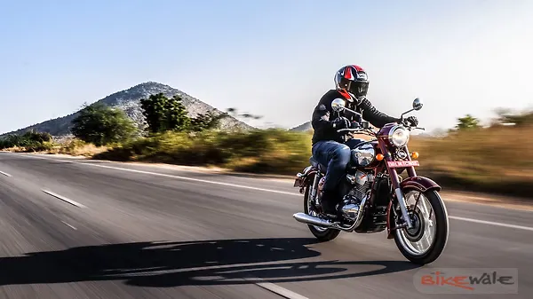 2019 Jawa Standard First Ride Review - BikeWale