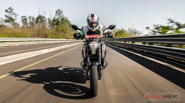 KTM 125 Duke Track Ride Review - BikeWale
