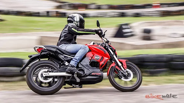 Revolt RV400 Price - Range, Images, Colours | BikeWale