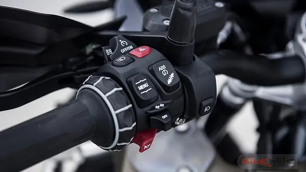 BMW R1250GS Adventure Road Test Review - BikeWale