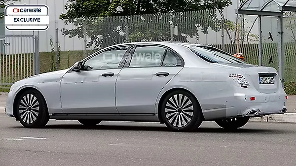 Next-gen Mercedes-Benz E-Class spotted on test - CarWale