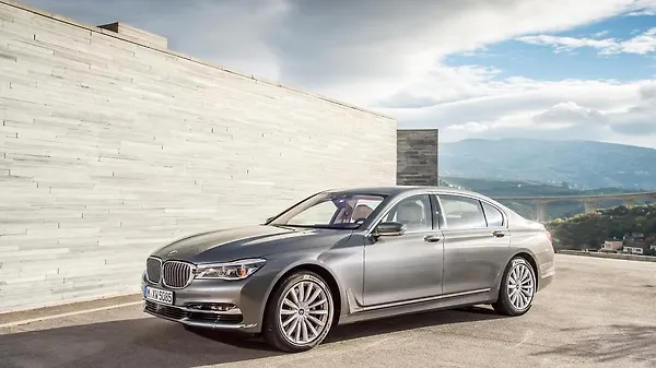 Next Generation BMW 7 Series photo gallery - CarWale