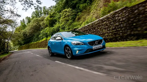 Volvo V40 hatchback - CarWale