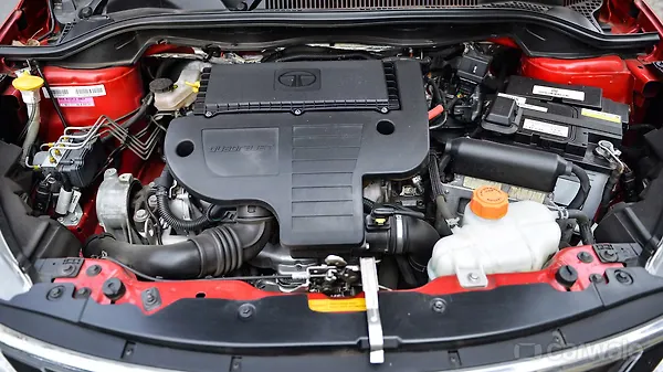 Ford Figo vs Hyundai Grandi10 vs Tata Bolt vs Maruti Swift: Comparison ...