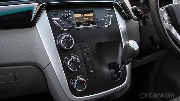 Mahindra KUV100 First Drive Review - CarWale